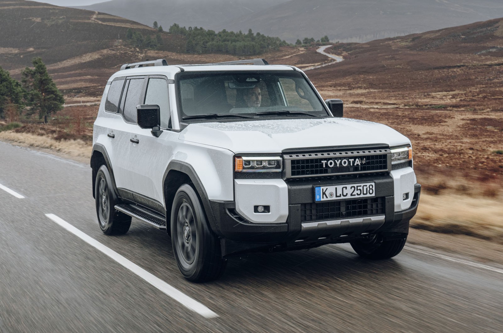 Toyota Land Cruiser стає гібридним: ціна, характеристики та що це означає